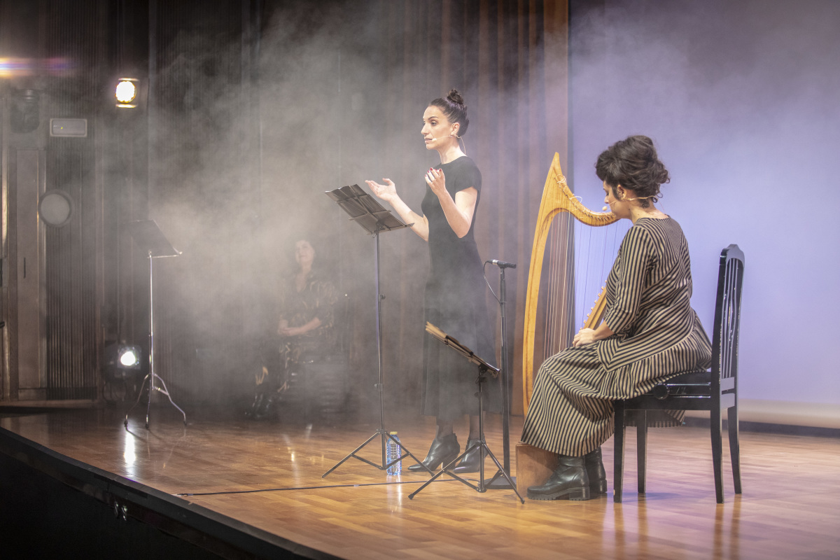 Safo (II): Participar de las rosas de Pieria. Lectura comentada de ...