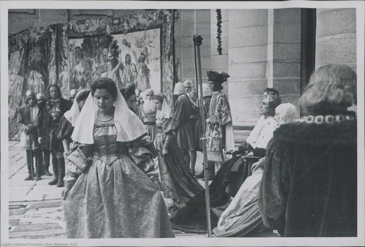 Fotografía de "Estampas isabelinas" de Guillermo Fernández-Shaw : Patio ...